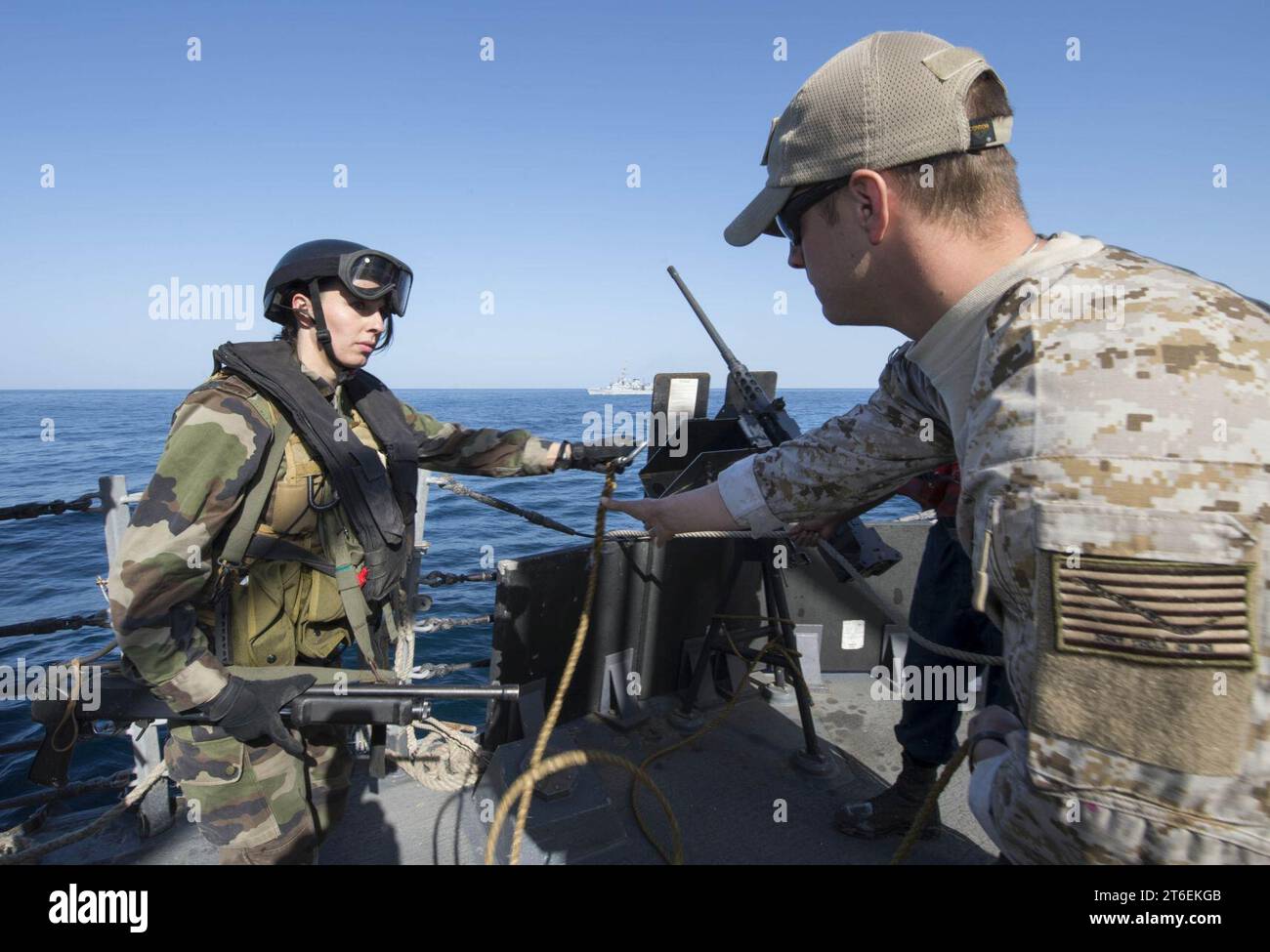 USS MASON (DDG 87) 140101 Stock Photo - Alamy