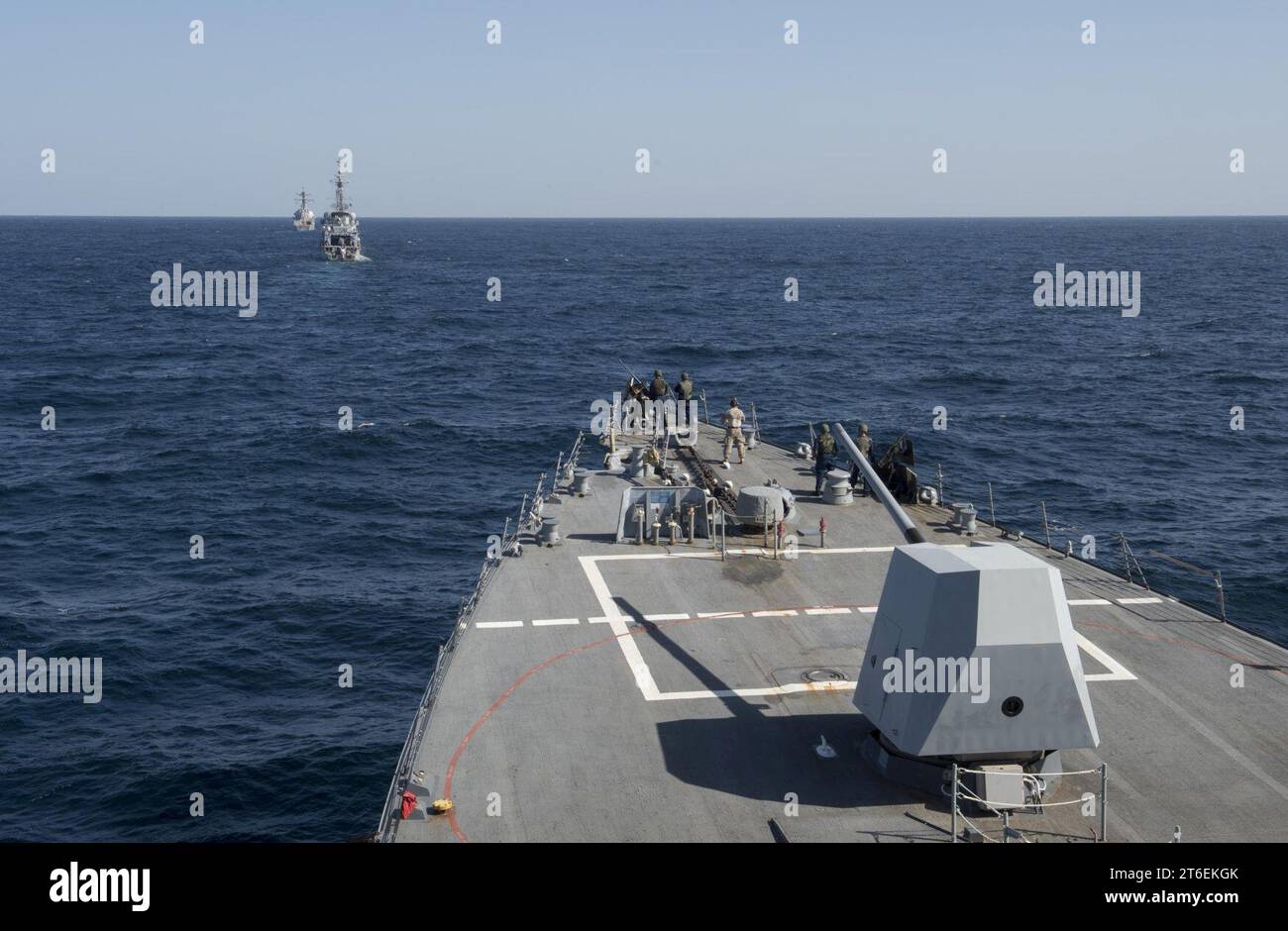 USS MASON (DDG 87) 131230 Stock Photo - Alamy