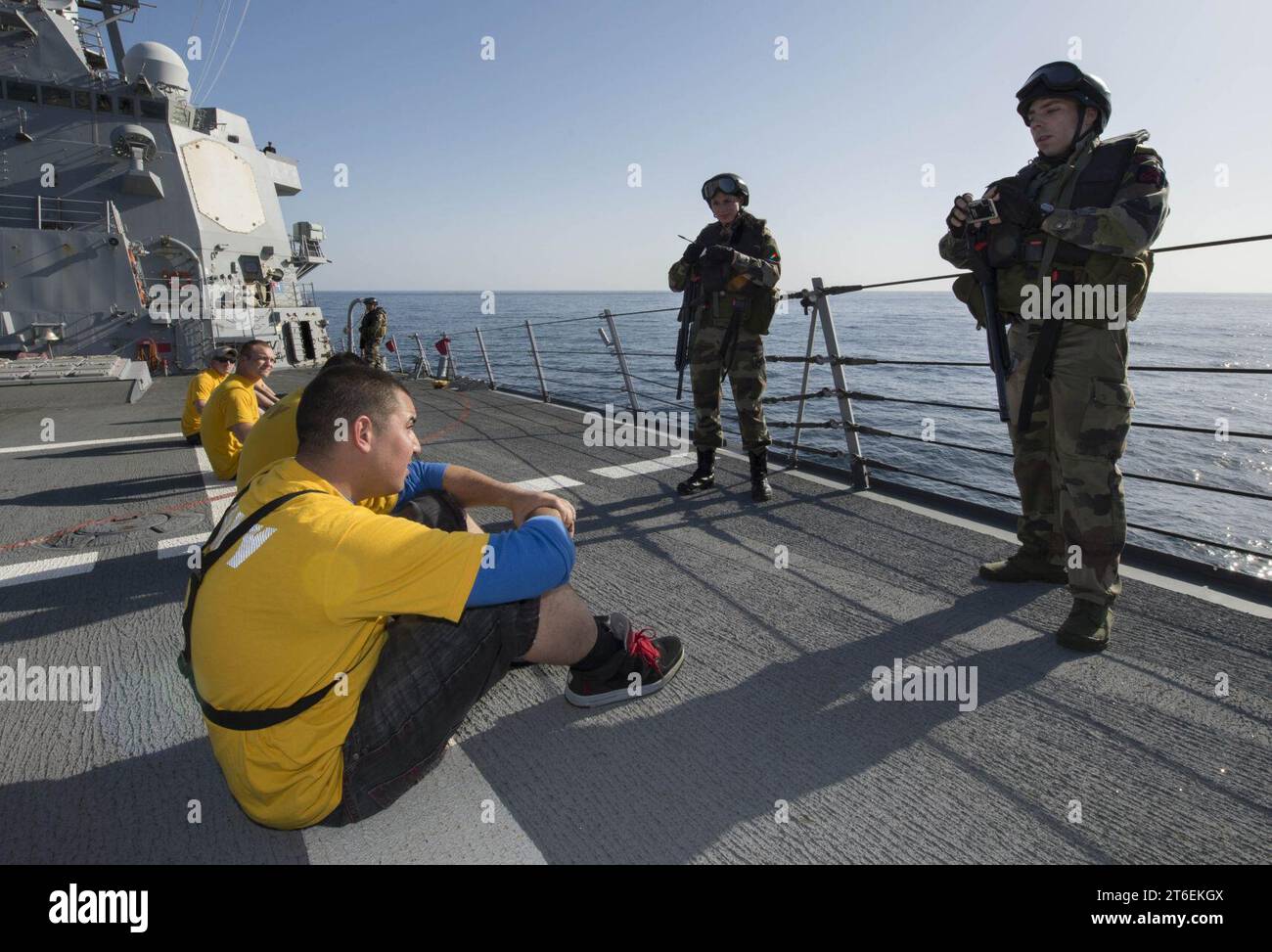 USS MASON (DDG 87) 140101 Stock Photo - Alamy