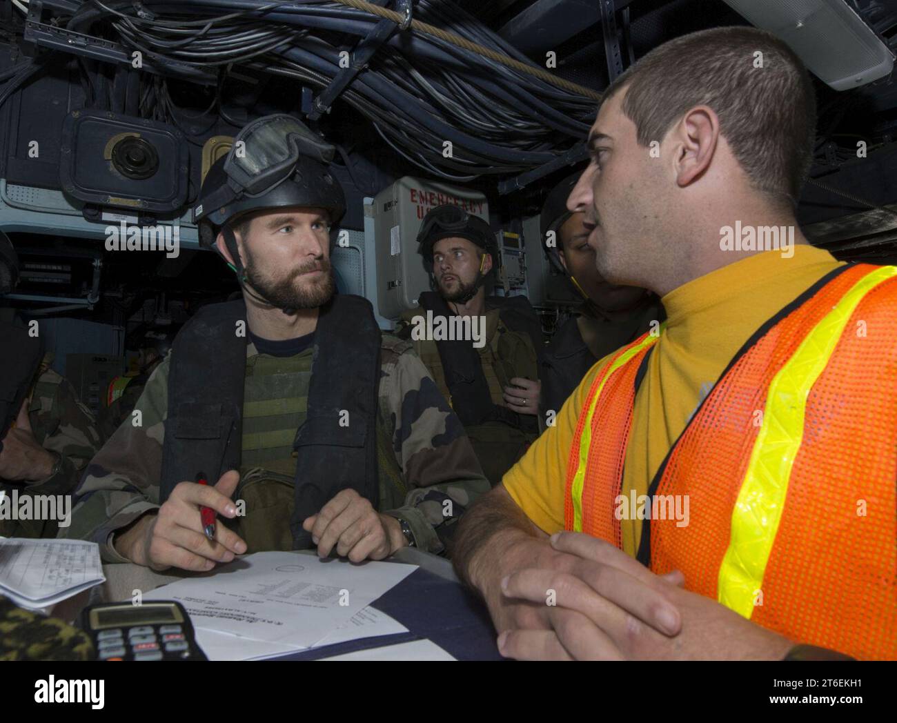 USS MASON (DDG 87) 140101 Stock Photo - Alamy