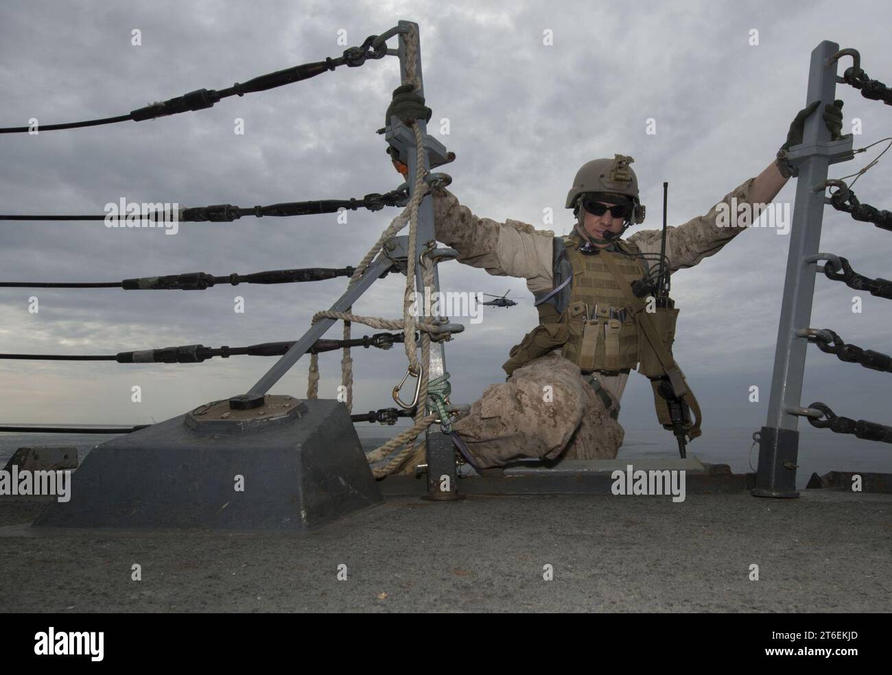 USS MASON (DDG 87) 140112 Stock Photo - Alamy
