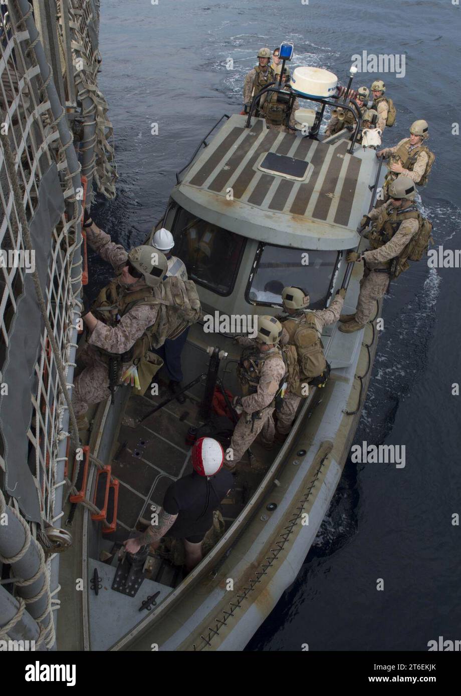 USS MASON (DDG 87) 140112 Stock Photo - Alamy