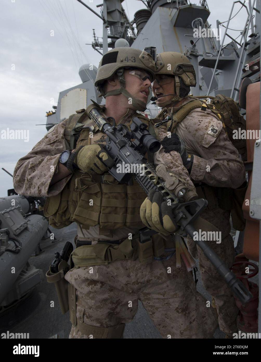 USS MASON (DDG 87) 140112 Stock Photo - Alamy