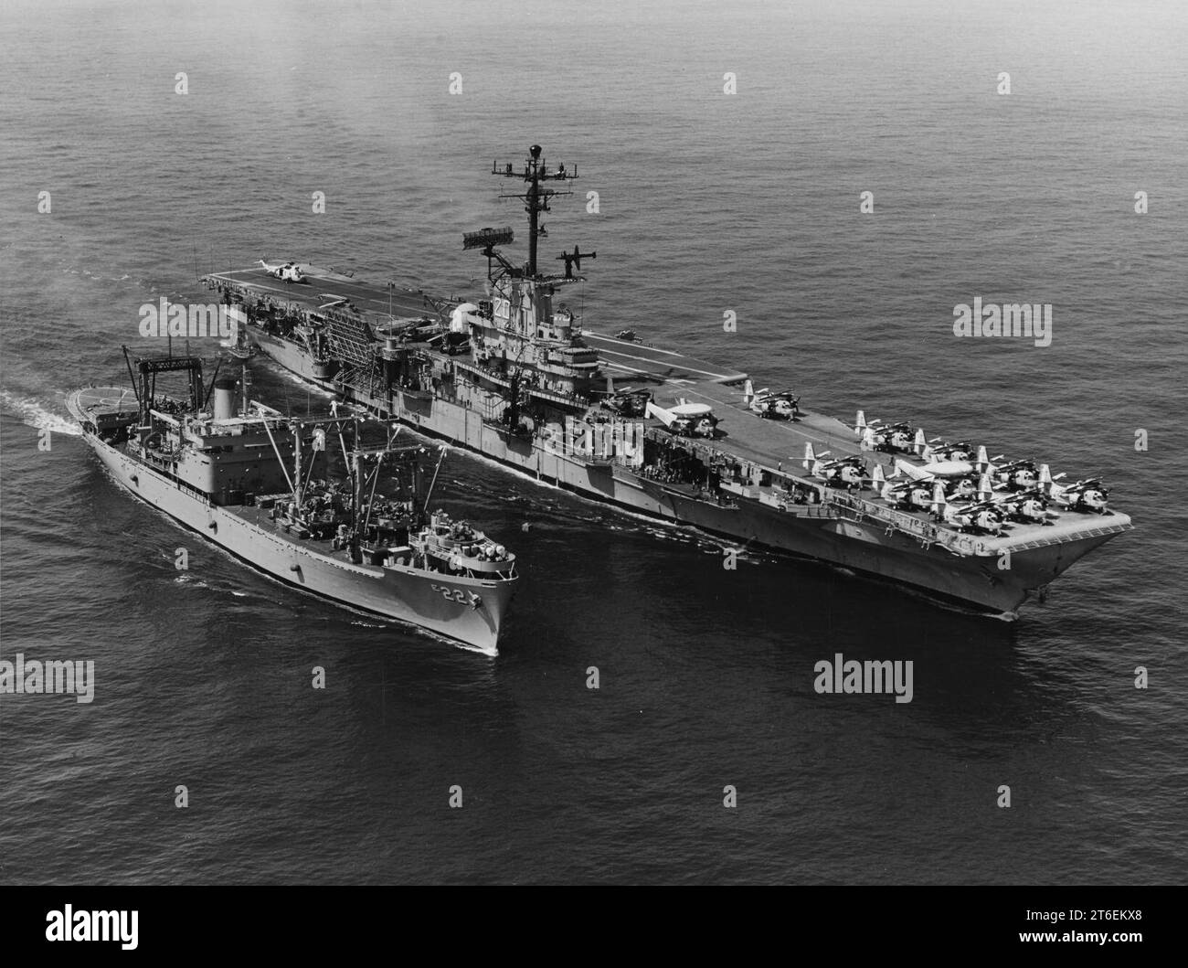 USS Mauna Kea (AE-22) replenishes USS Bennington (CVS-20) in September ...