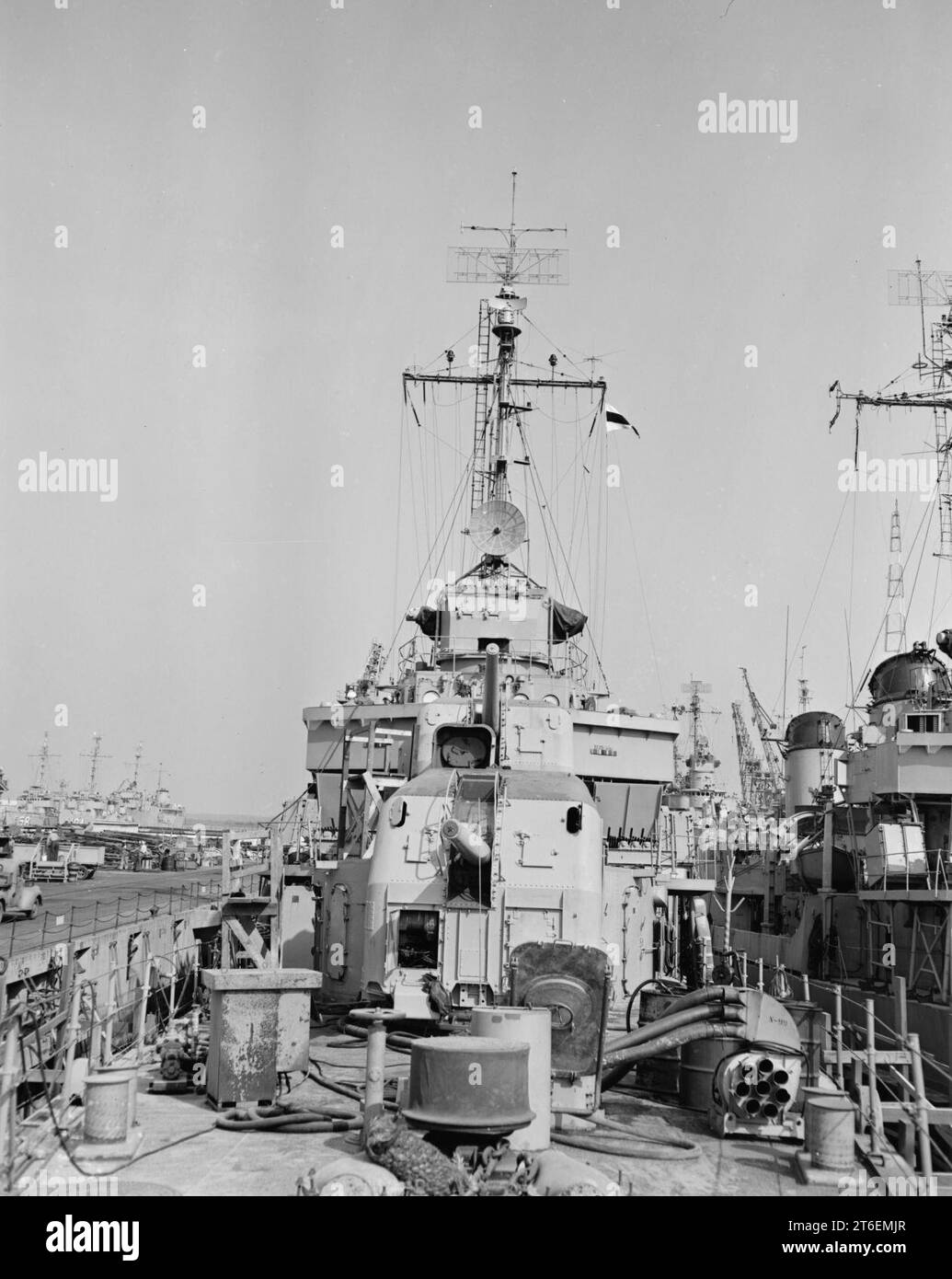 USS Melvin (DD-680) deck view, 1 October 1953 (24742789 Stock Photo - Alamy