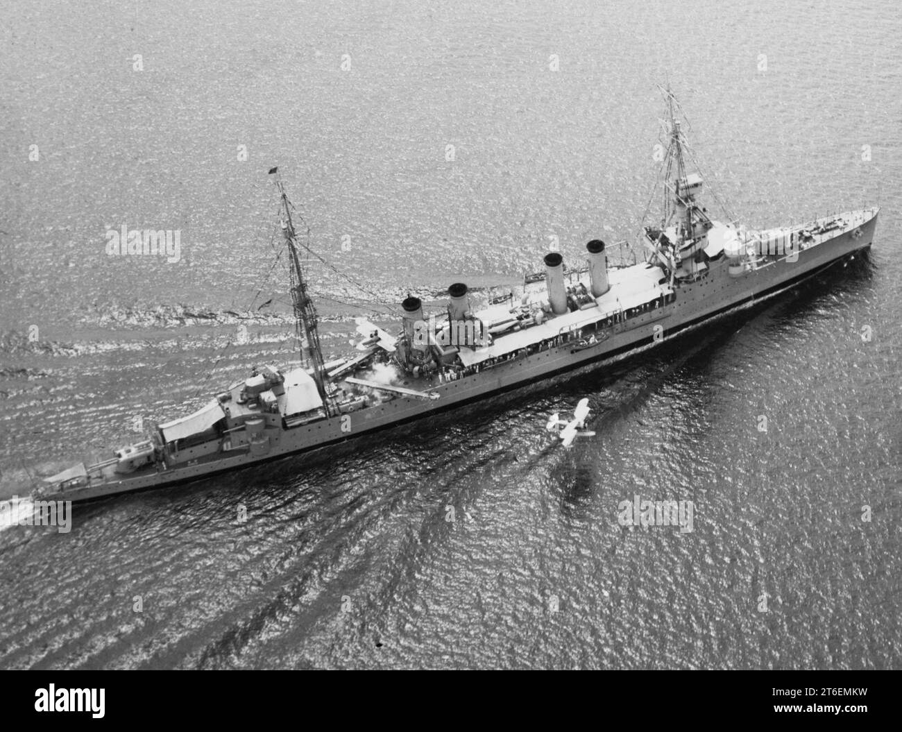 USS Memphis (CL-13) launches Vought O2U on 10 May 1933 Stock Photo - Alamy