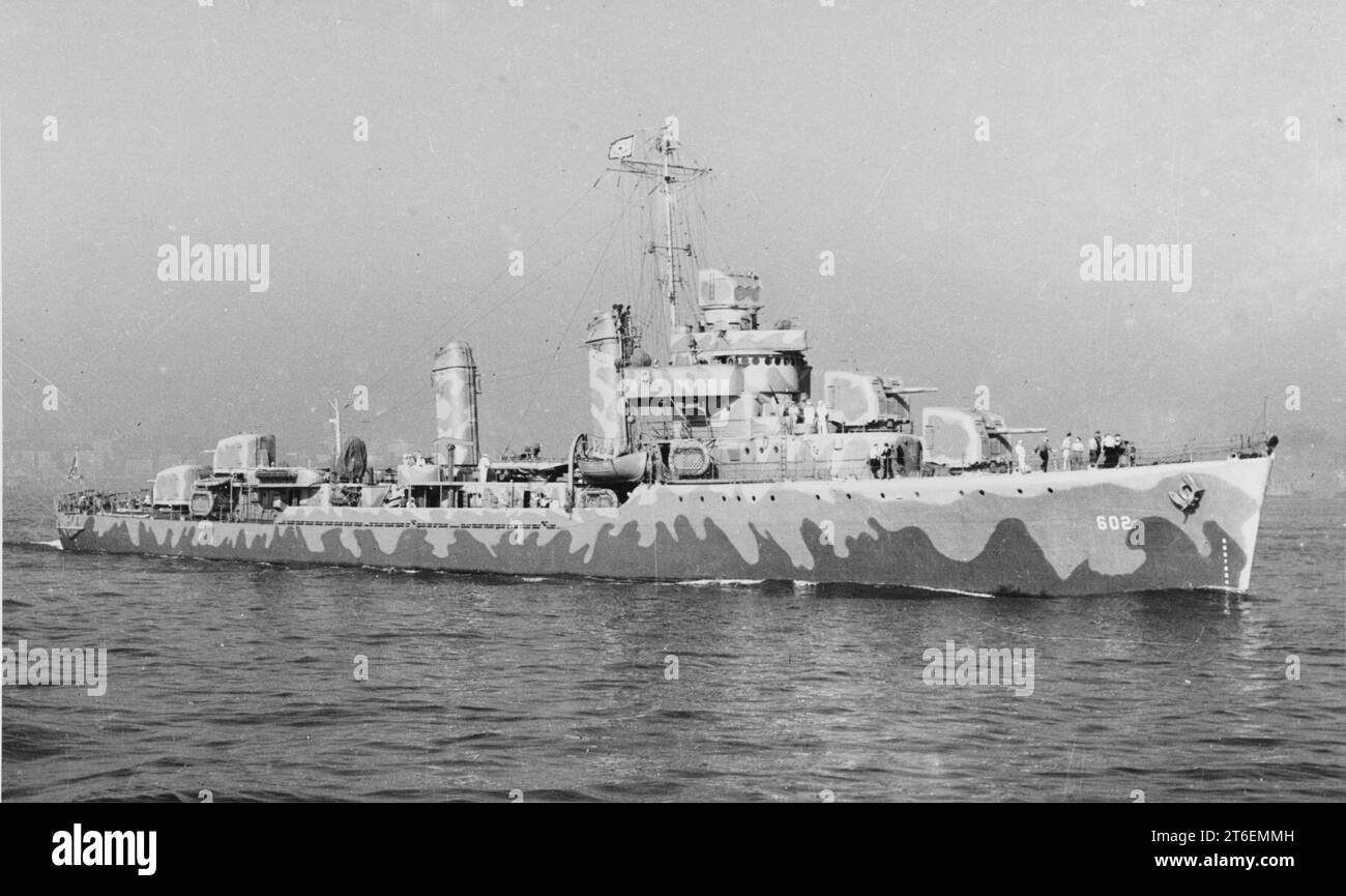 USS Meade (DD-602) off New York City on 20 June 1942 Stock Photo - Alamy