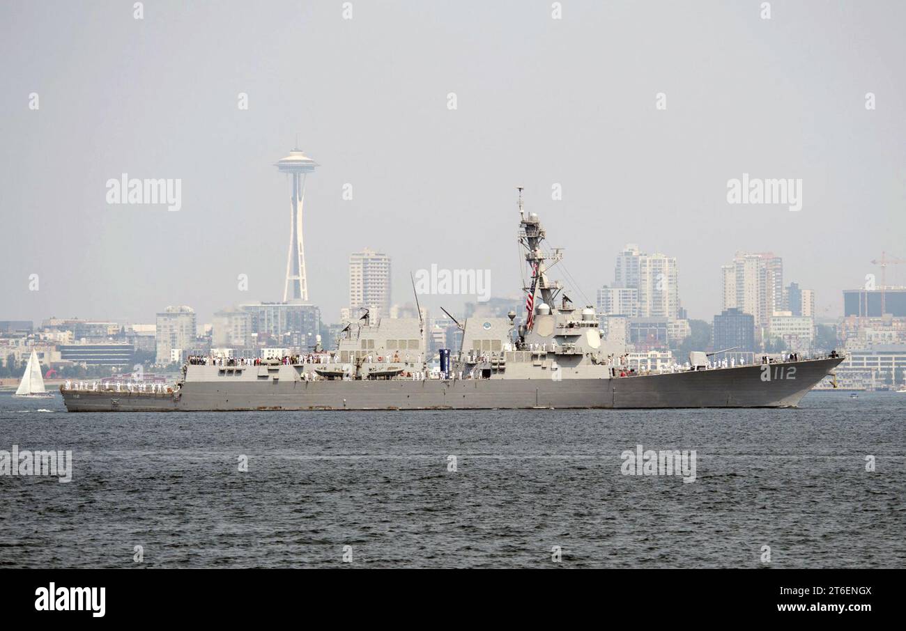 USS Michael Murphy sails in a Parade of Ships during Seattle's 68th ...