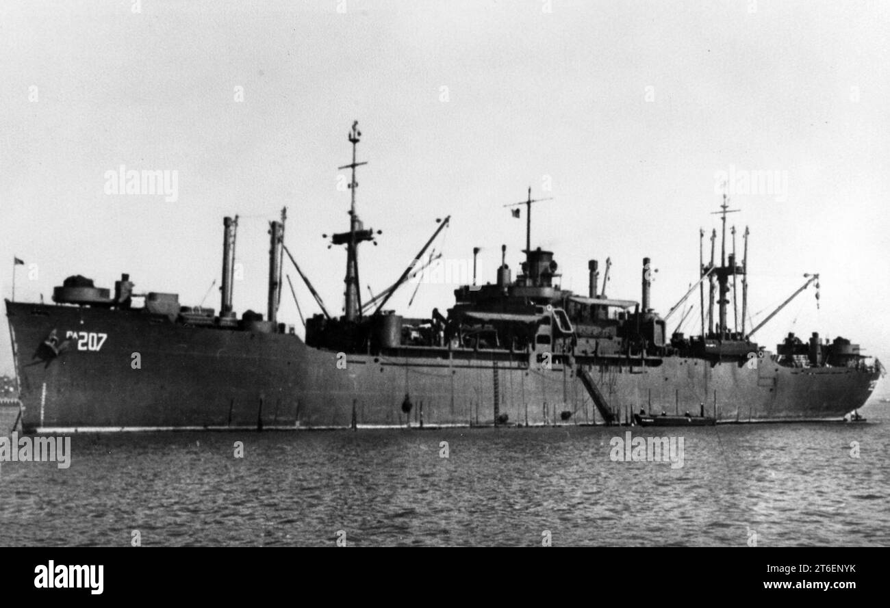 USS Mifflin (APA-207) at anchor, circa 1945-1946 Stock Photo - Alamy