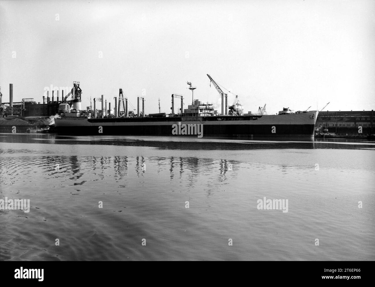 USS Mispillion (AO-105) during modernisation c1966 Stock Photo - Alamy