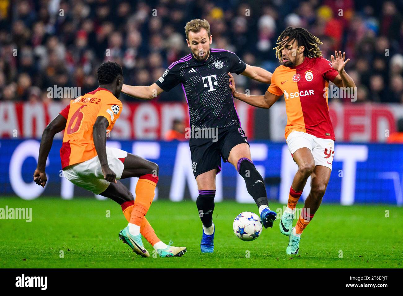 Munich, Germany. 08th Nov, 2023. Soccer: Champions League, Bayern ...