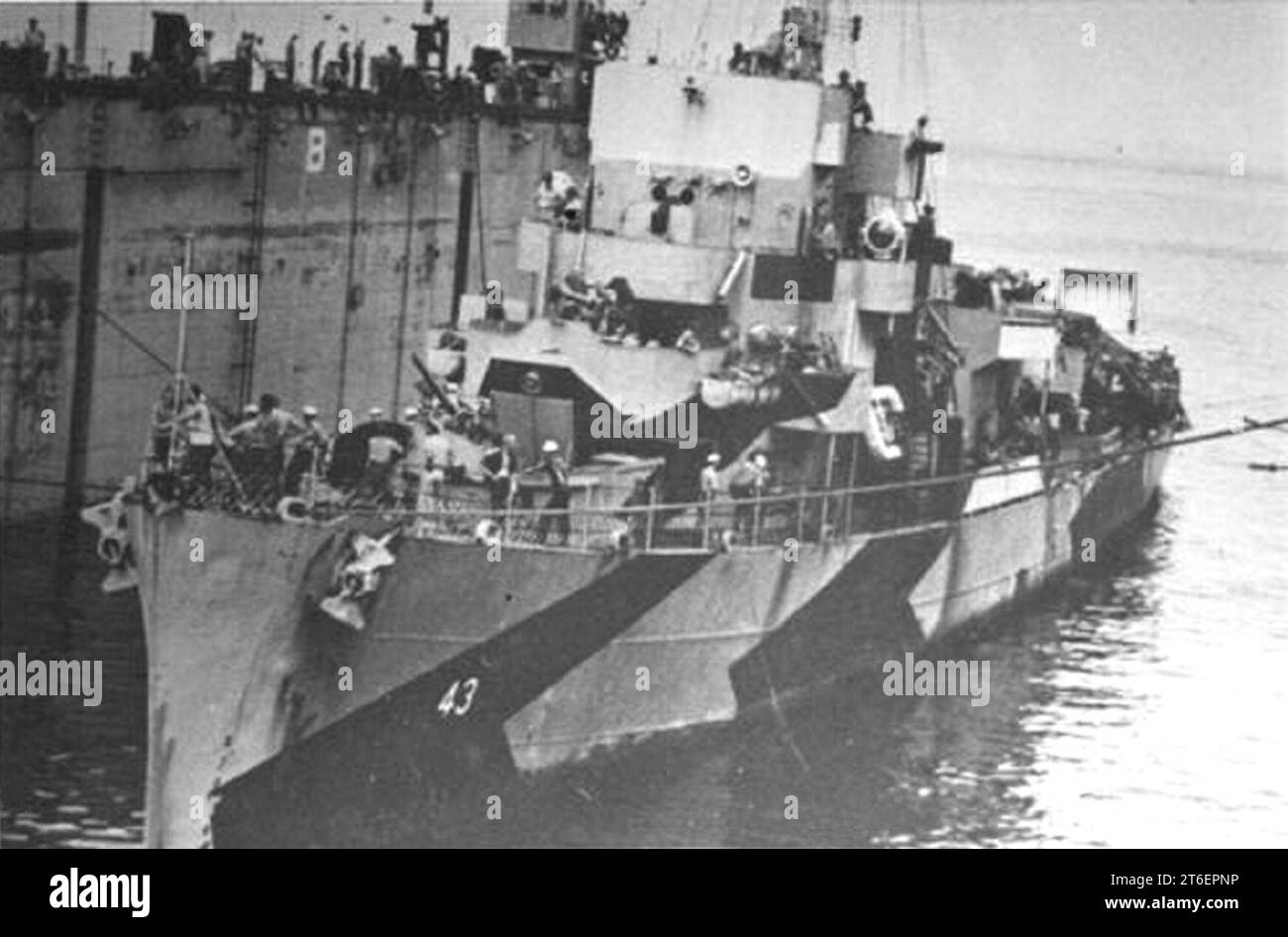 USS Mitchell (DE-43) entering a dry dock, circa in 1944 Stock Photo - Alamy