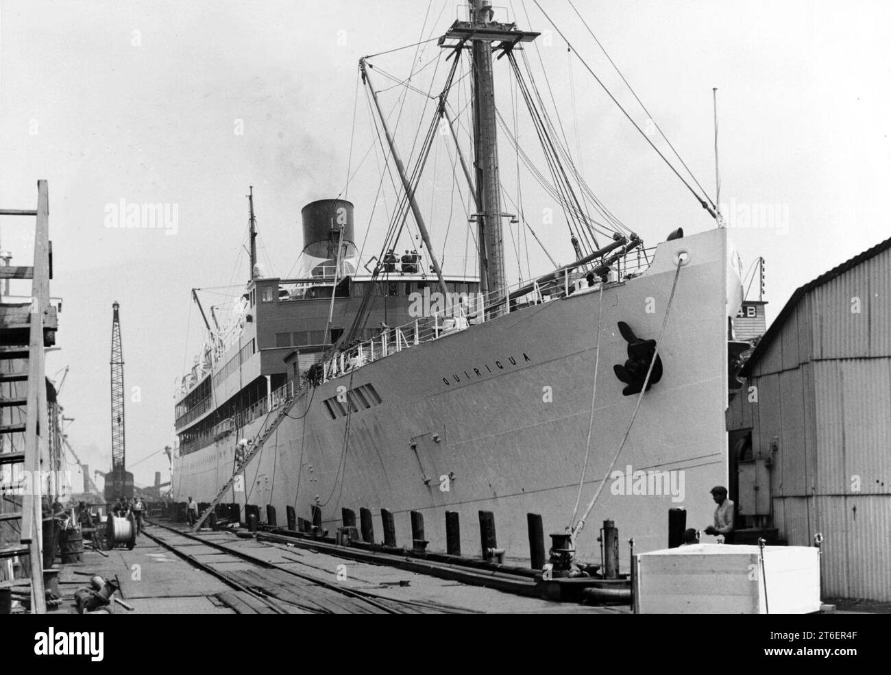 USS Mizar (AF-12) beginning conversion at the Brewer Shipyard, Staten ...