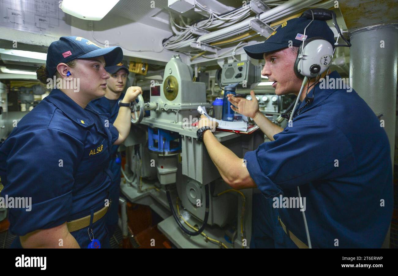 USS MONTEREY (CG 61) 130808 Stock Photo - Alamy