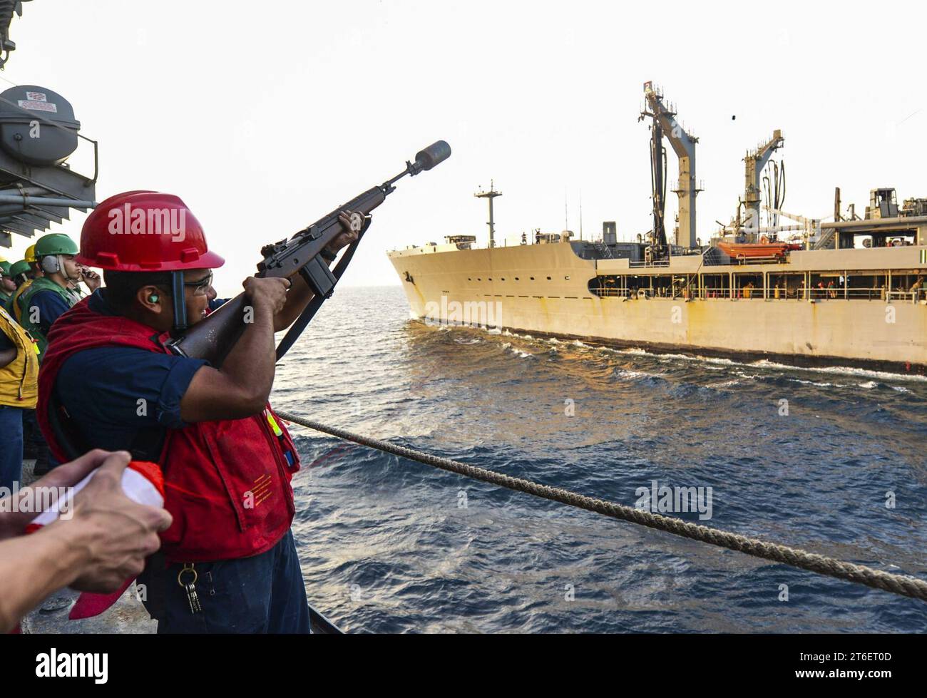 USS MONTEREY (CG 61) 130810 Stock Photo - Alamy