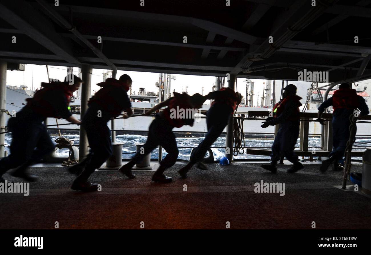 USS MONTEREY (CG 61) 130824 Stock Photo - Alamy