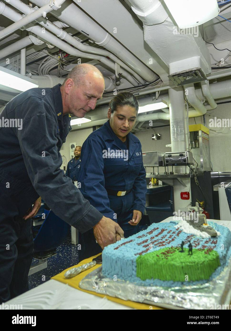 USS MONTEREY (CG 61) 131013 Stock Photo - Alamy