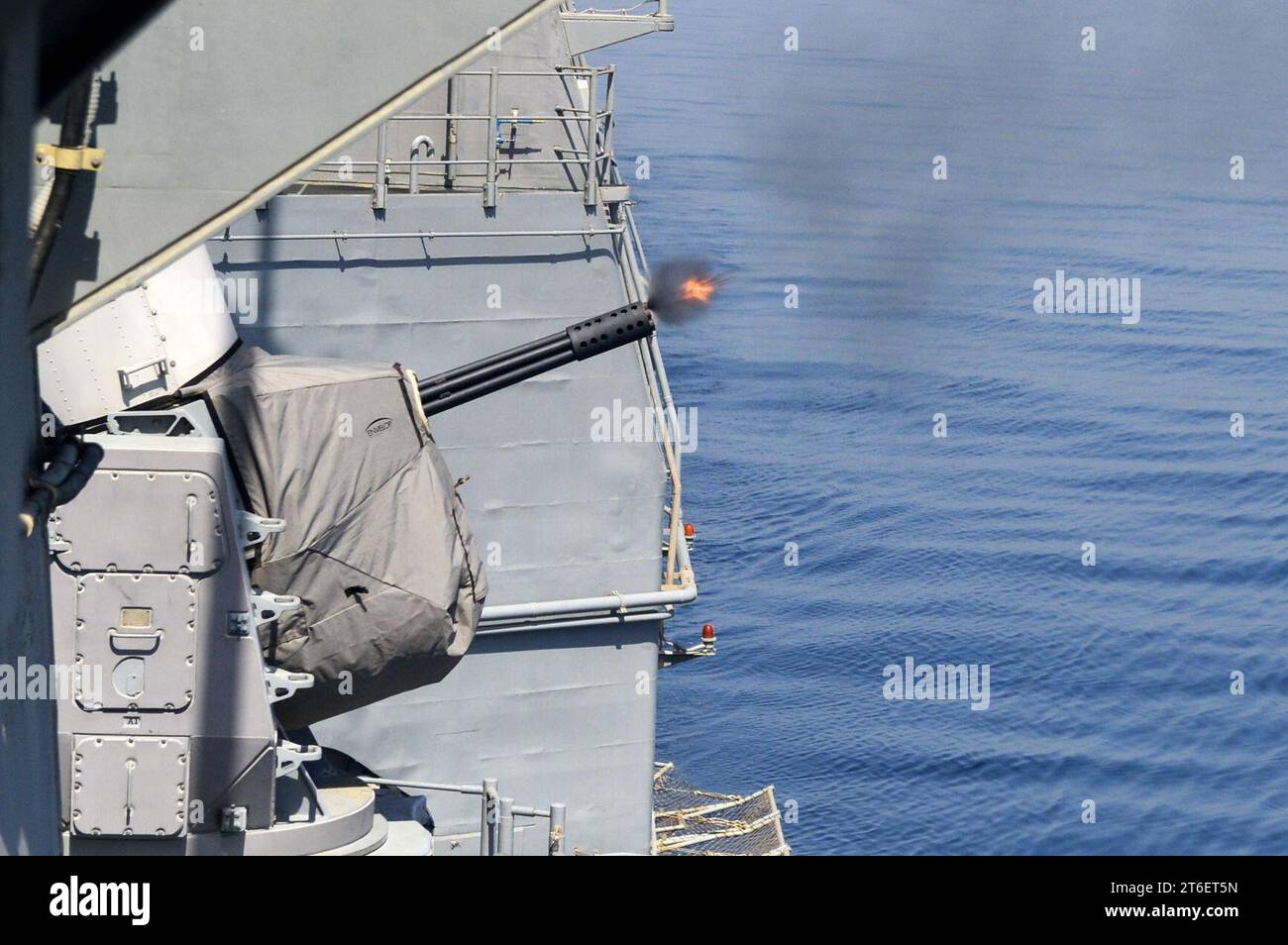 USS Monterey (CG 61) fires a CIWS. (8938604929 Stock Photo - Alamy