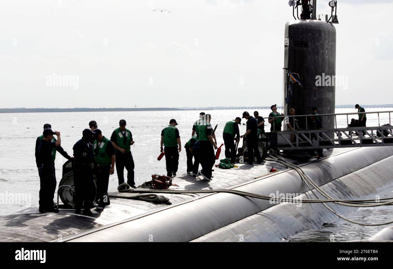 Uss montpelier ssn 765 hi-res stock photography and images - Alamy