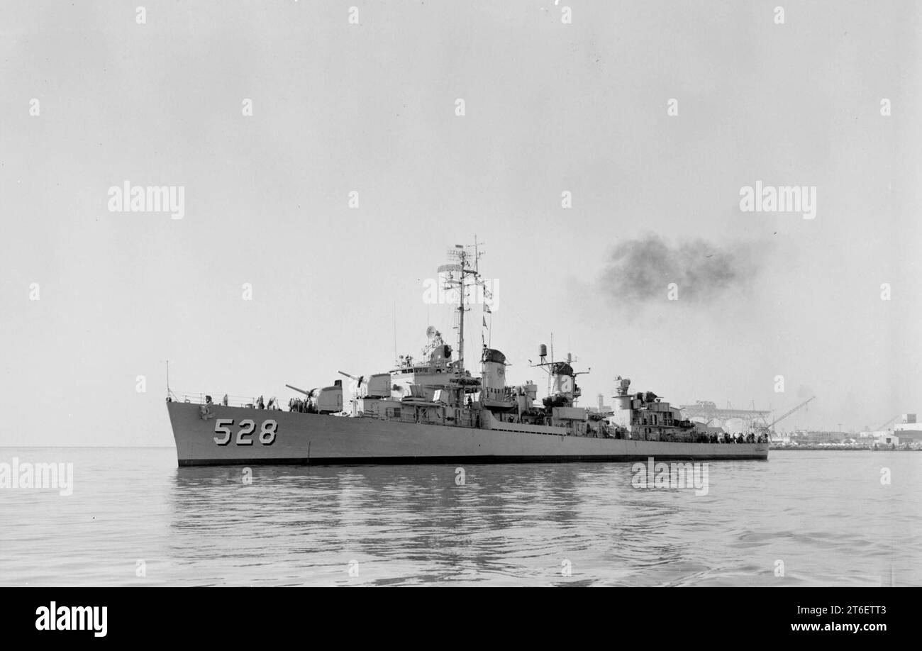 USS Mullany (DD-528) underway on 28 April 1959 Stock Photo - Alamy