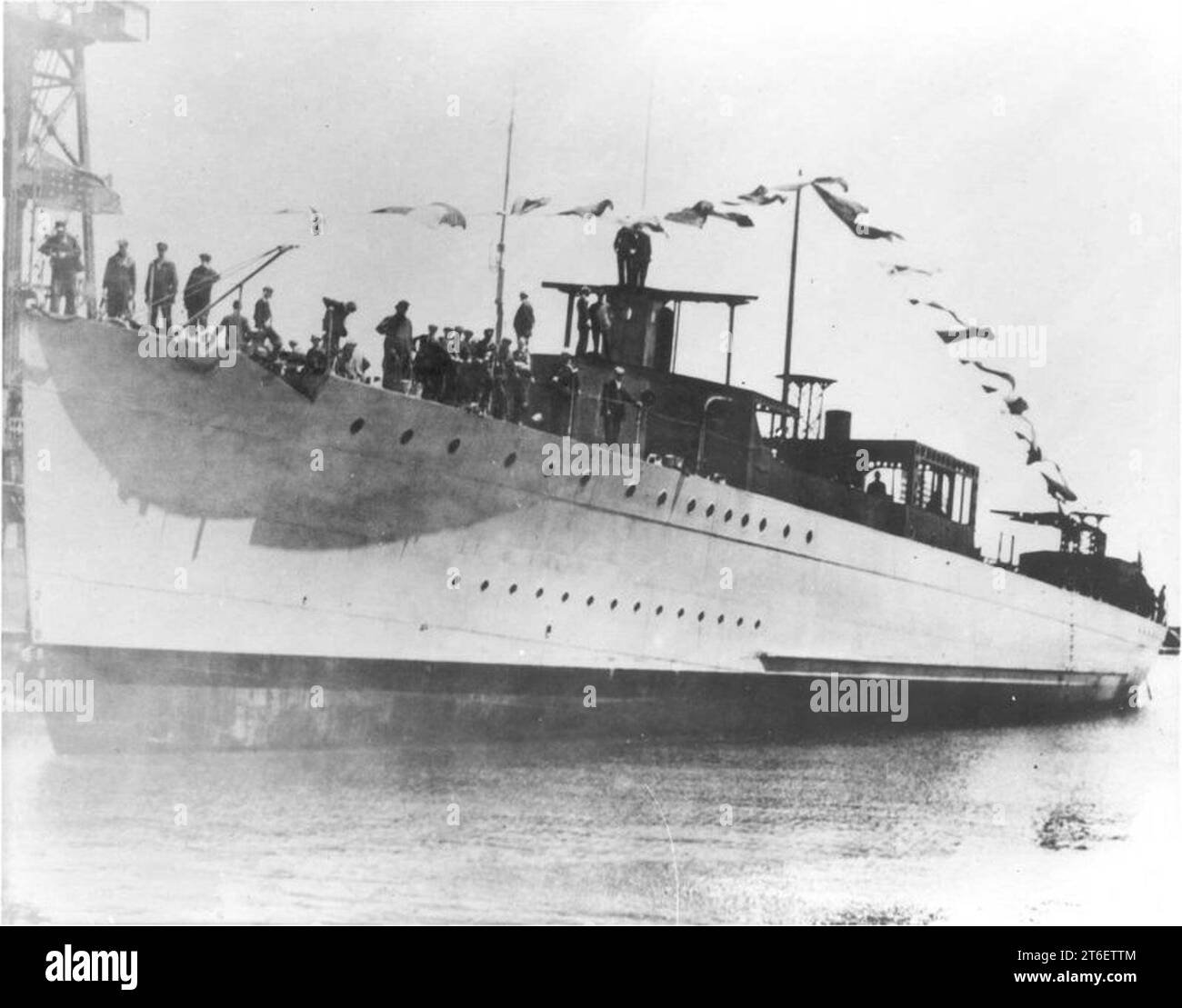 USS Murray (DD-97) after her launch at the Fore River Shipyard on 8 ...