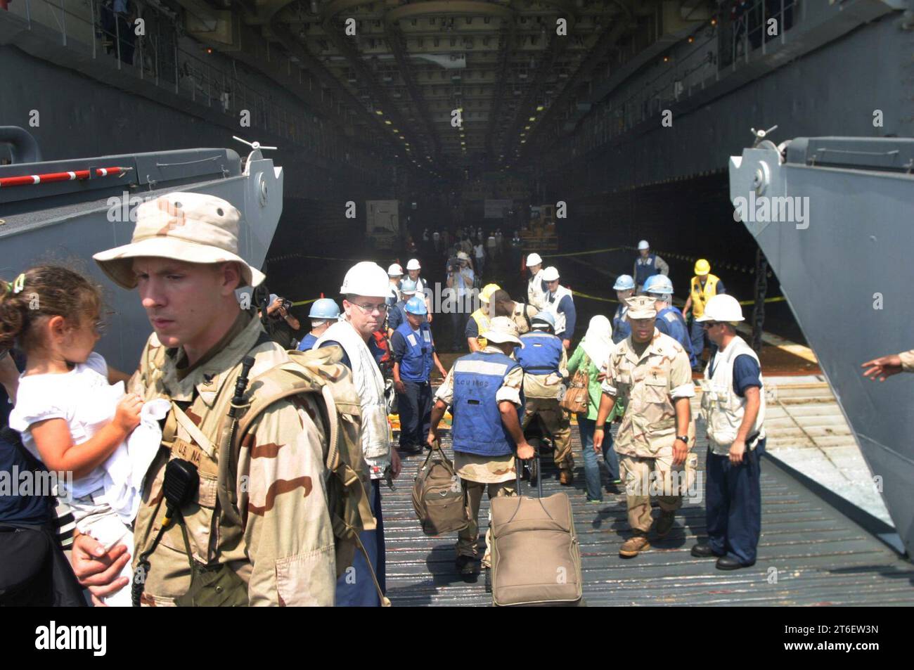 USS Nashville LPD-13 Lebanon evac Stock Photo - Alamy