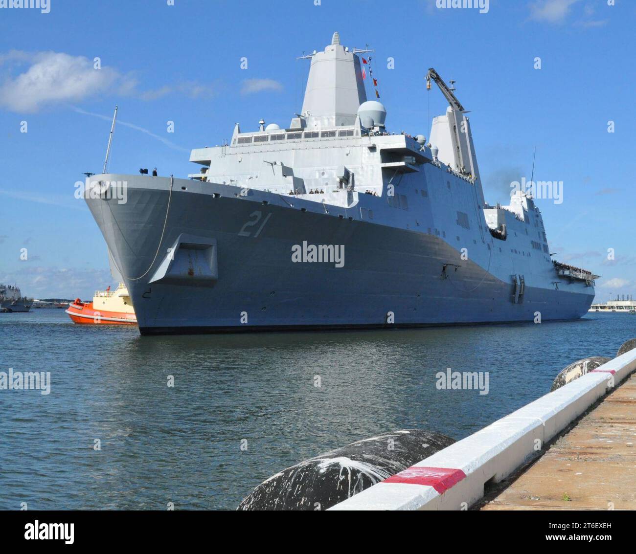 USS New York operations 131206 Stock Photo - Alamy