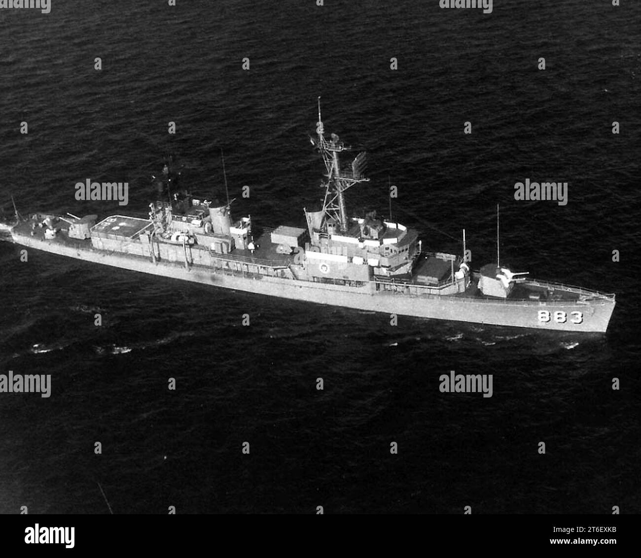 USS Newman K. Perry (DD-883) underway in mid-1970s Stock Photo - Alamy