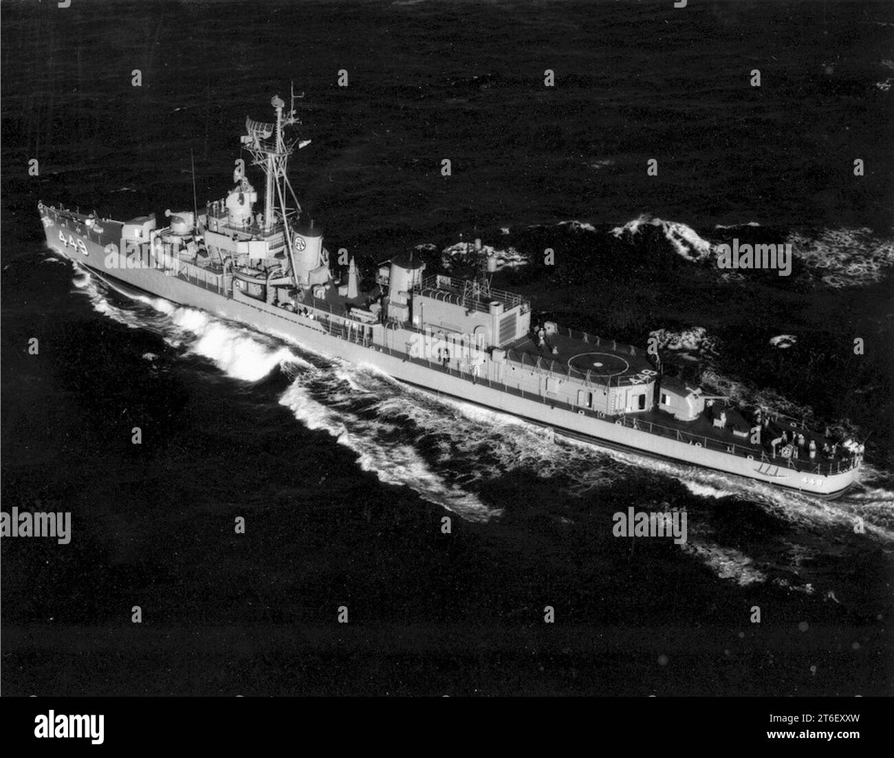 USS Nicholas (DD-449) underway off Hawaii (USA), in the 1960s Stock ...