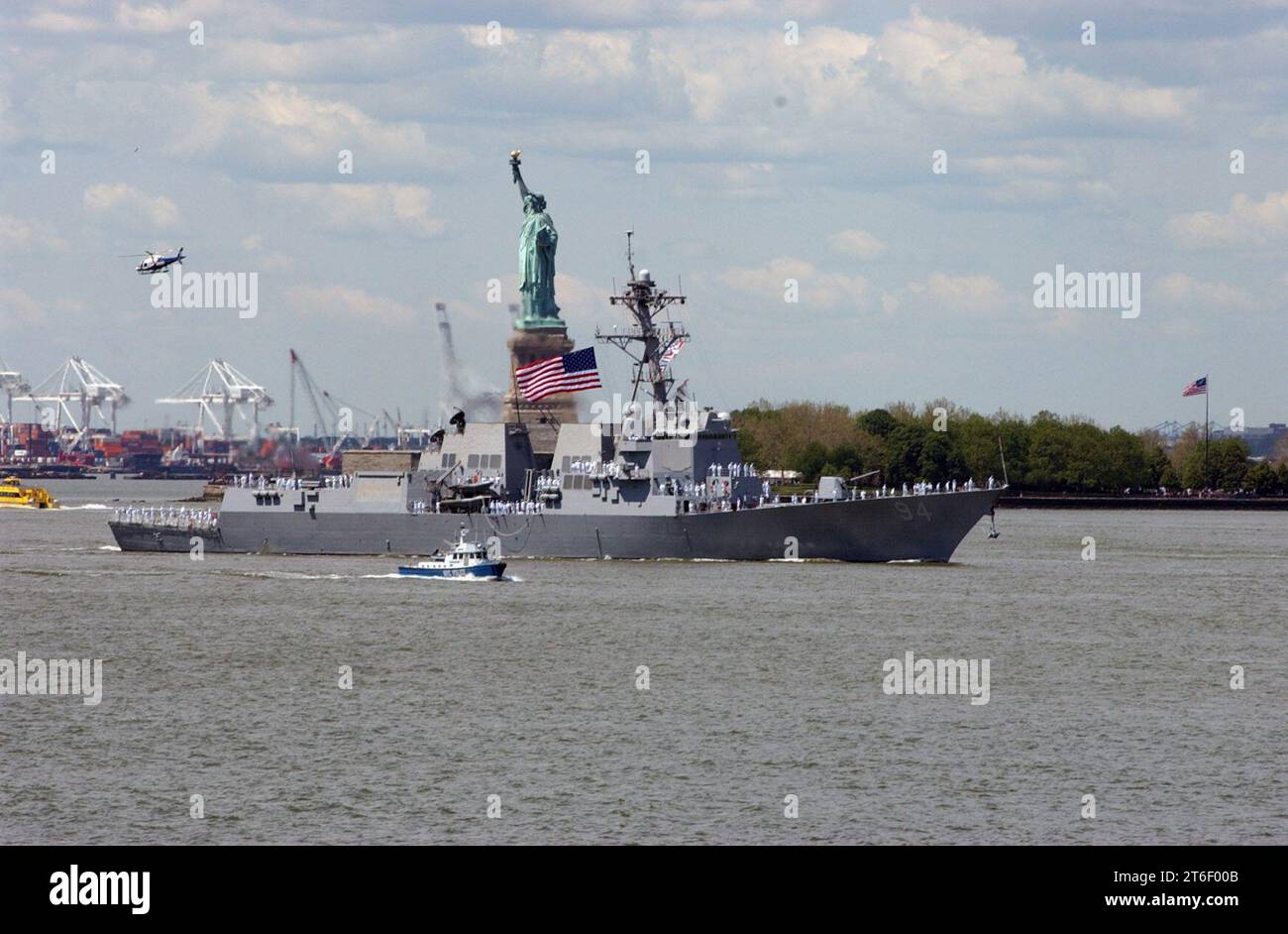 USS Nitze DDG-94 Stock Photo - Alamy