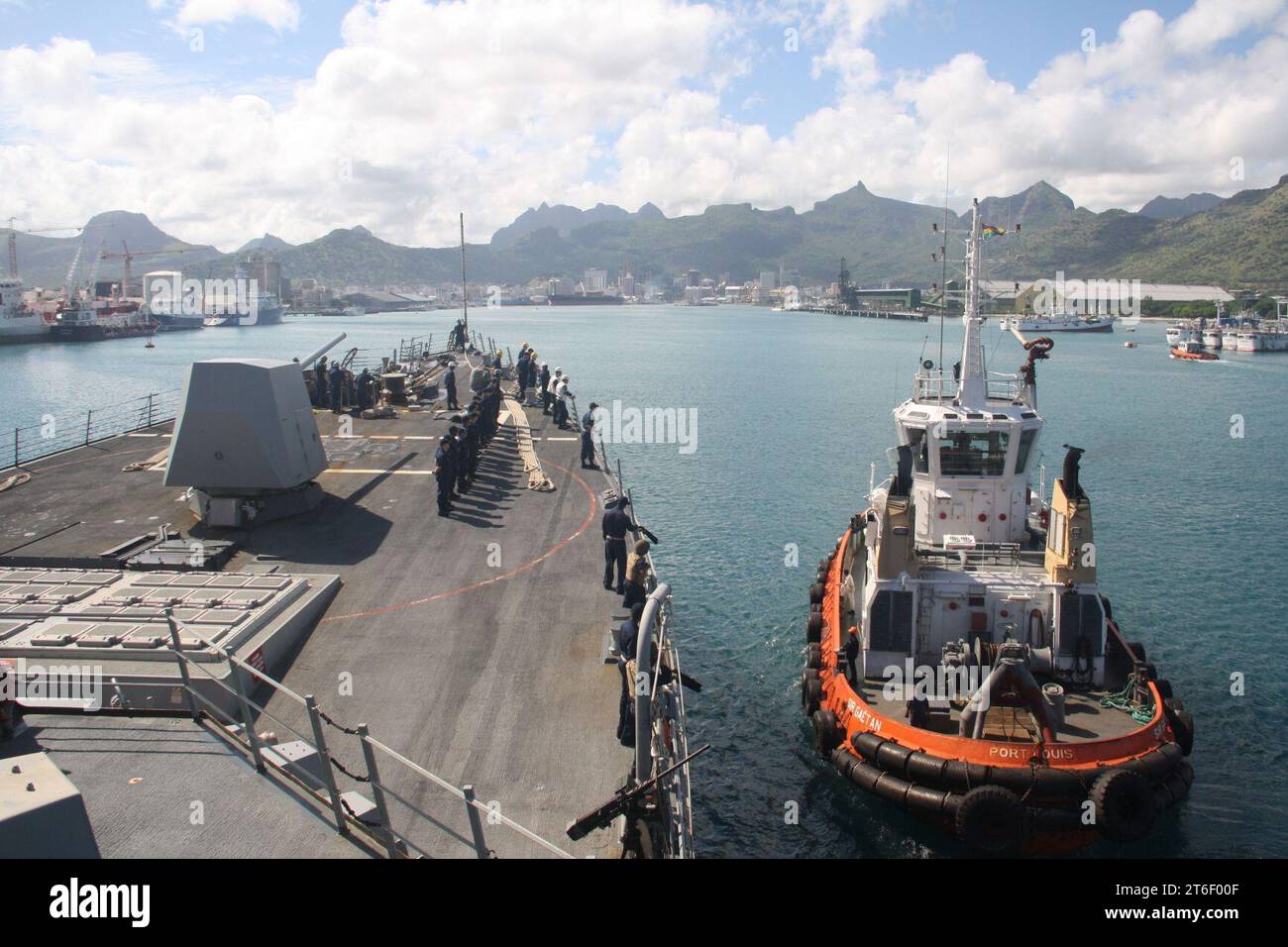 USS Nitze arrives in Port Louis, Mauritius Stock Photo - Alamy