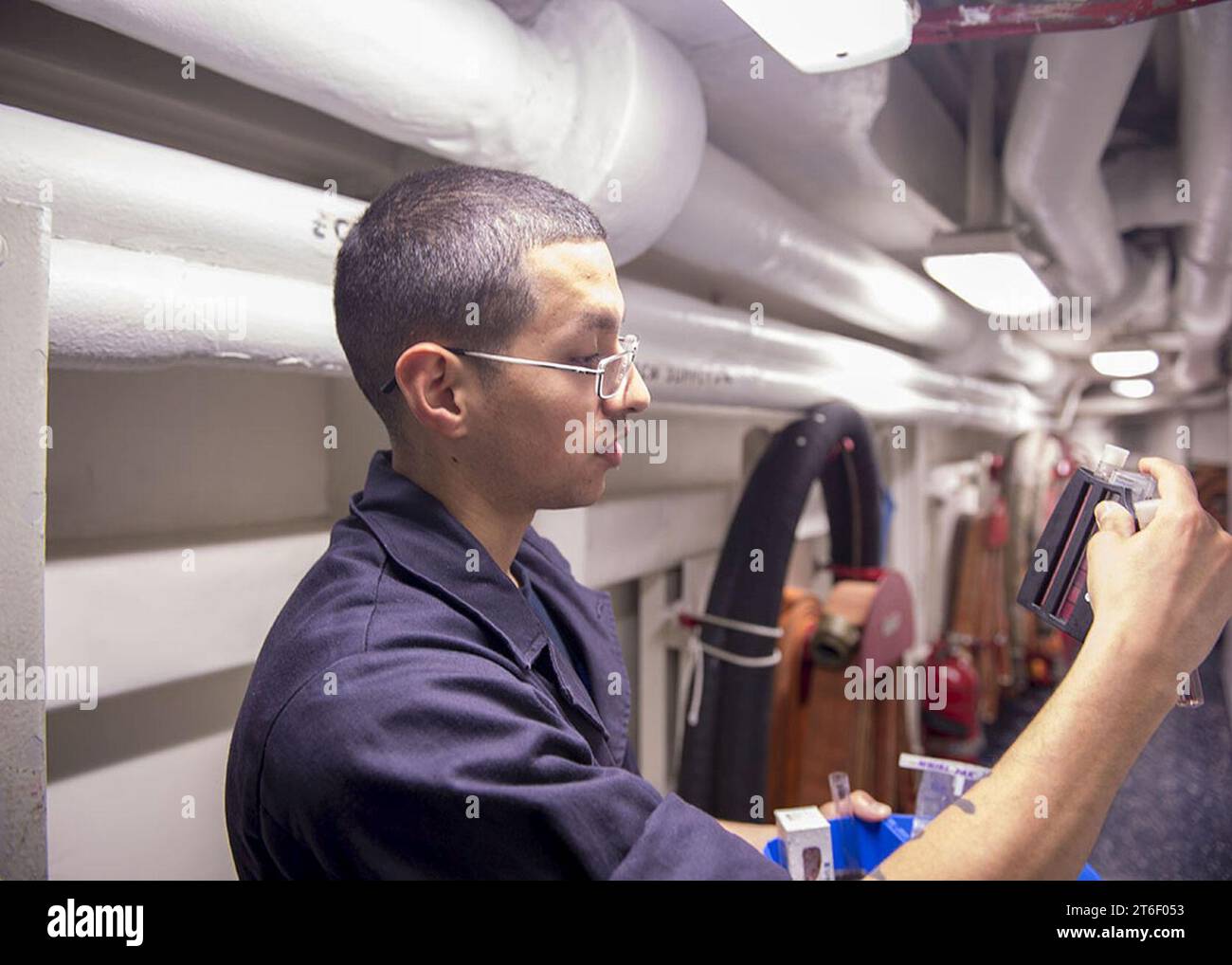 USS Normandy (CG 60) 150427 Stock Photo - Alamy