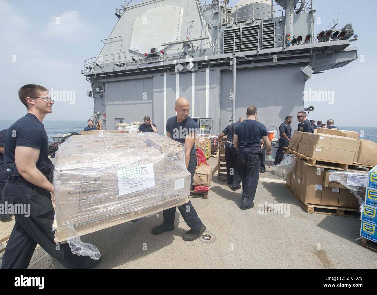 USS Normandy (CG 60) 150715 Stock Photo - Alamy