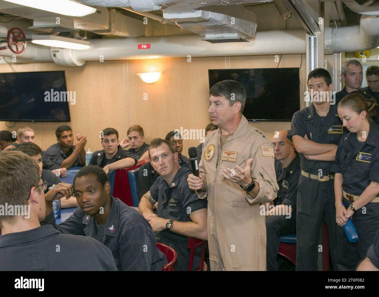 USS Normandy (CG 60) 151008 Stock Photo - Alamy