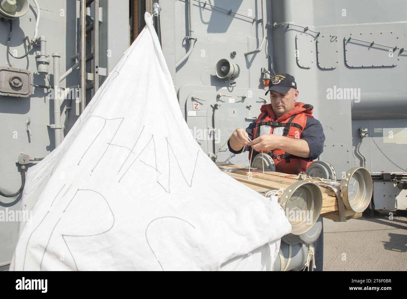 USS Normandy (CG 60) deployment 150913 Stock Photo - Alamy