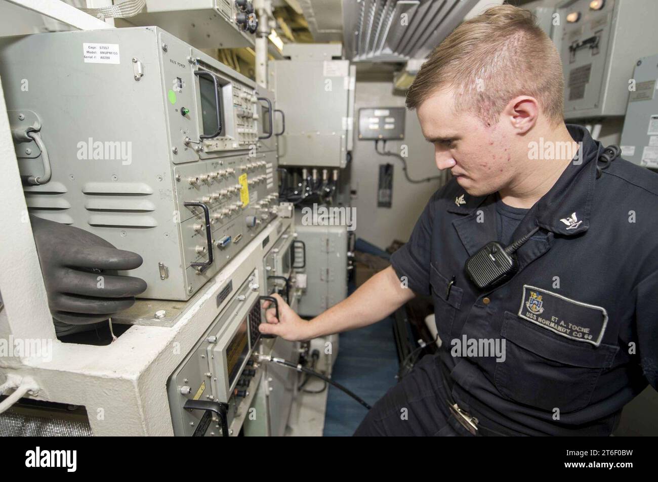 USS Normandy (CG 60) deployment 150919 Stock Photo - Alamy