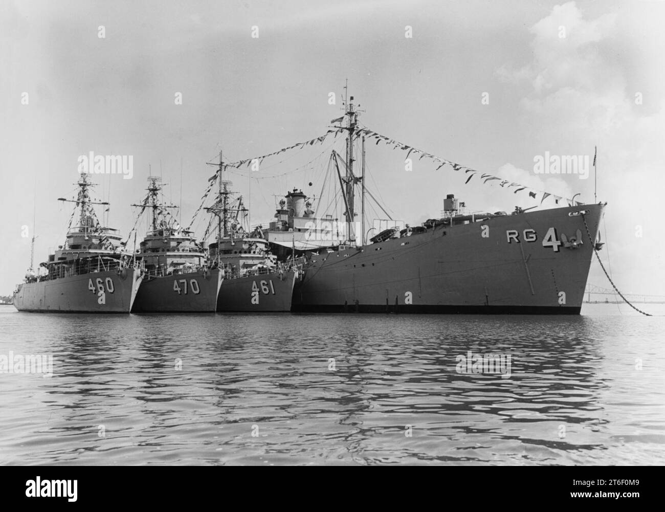 USS Notable (MSO-460), USS Salute (MSO-470), USS Observer (MSO-461) and ...