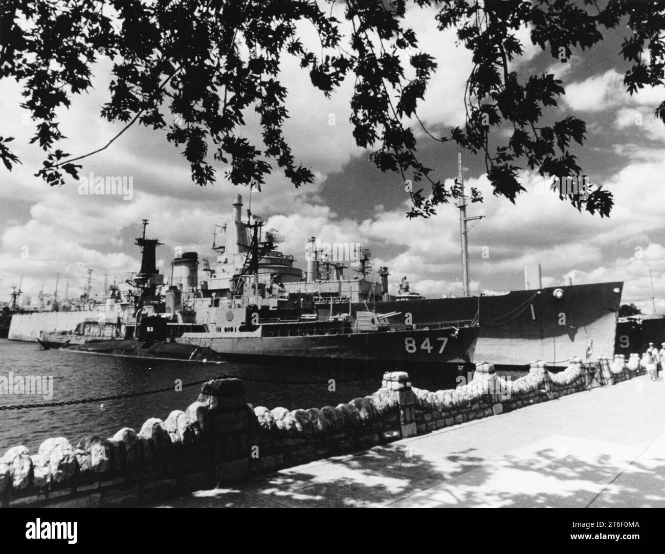 USS Northampton (CC-1), USS Robert L. Wilson (DD-847) and USS Albacore ...