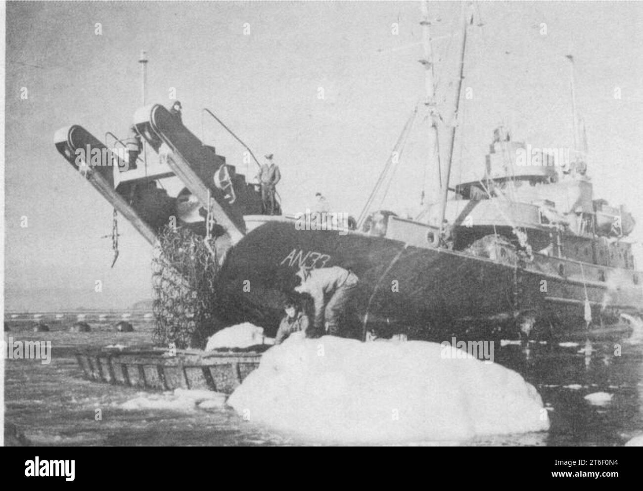 USS Nutmeg (AN-33 Stock Photo - Alamy