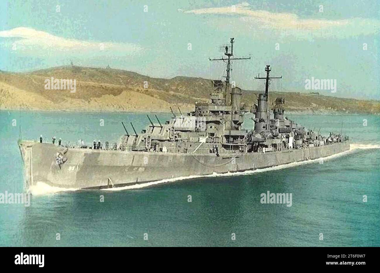 USS Oakland (CL-95) underway, circa in 1945 Stock Photo - Alamy
