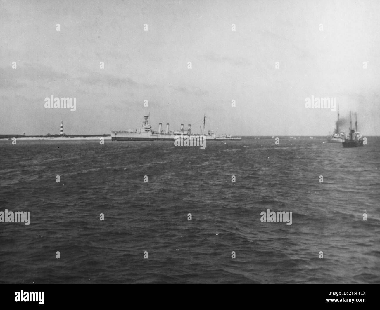 USS Omaha (CL-4) aground in the Bahamas on 18 July 1937 Stock Photo - Alamy