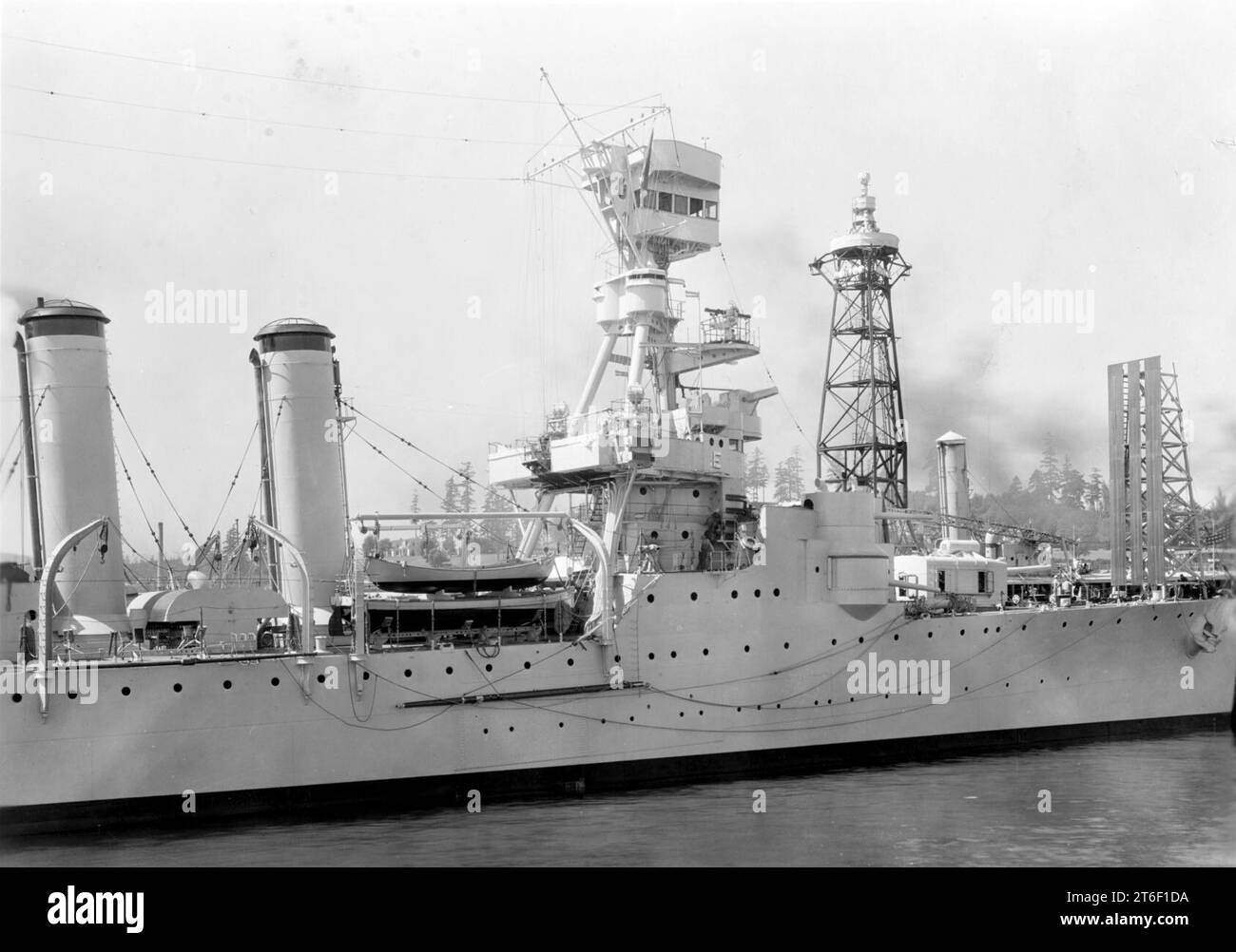 USS Omaha (CL-4) at the Puget Sound Naval Shipyard on 29 August 1933 ...