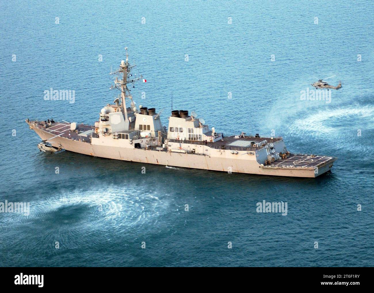 USS Oscar Austin (DDG-79) underway in the Persian Gulf on 26 October ...