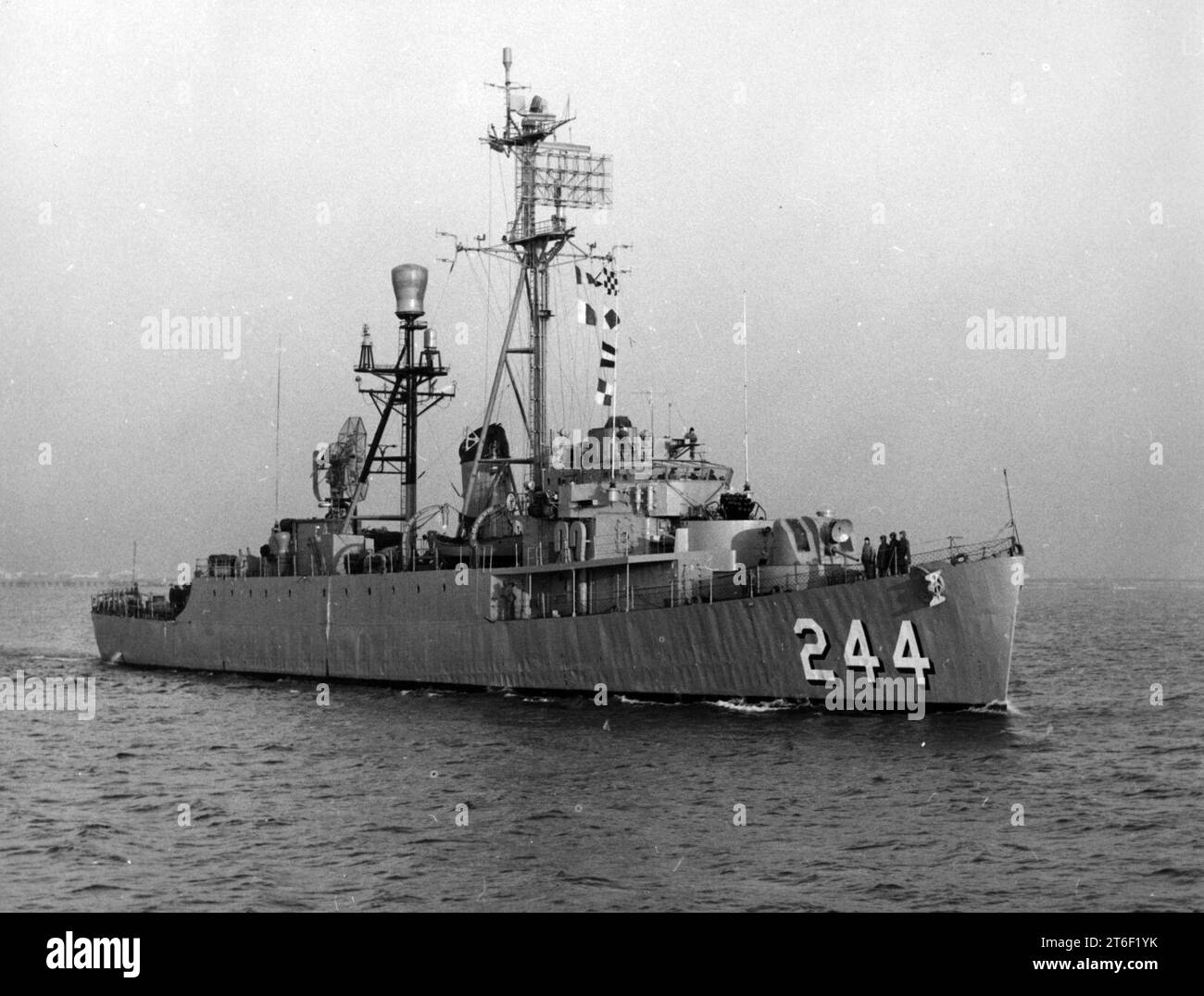 USS Otterstetter (DER-244) underway, circa in 1958 (L45-221.02.01 Stock ...
