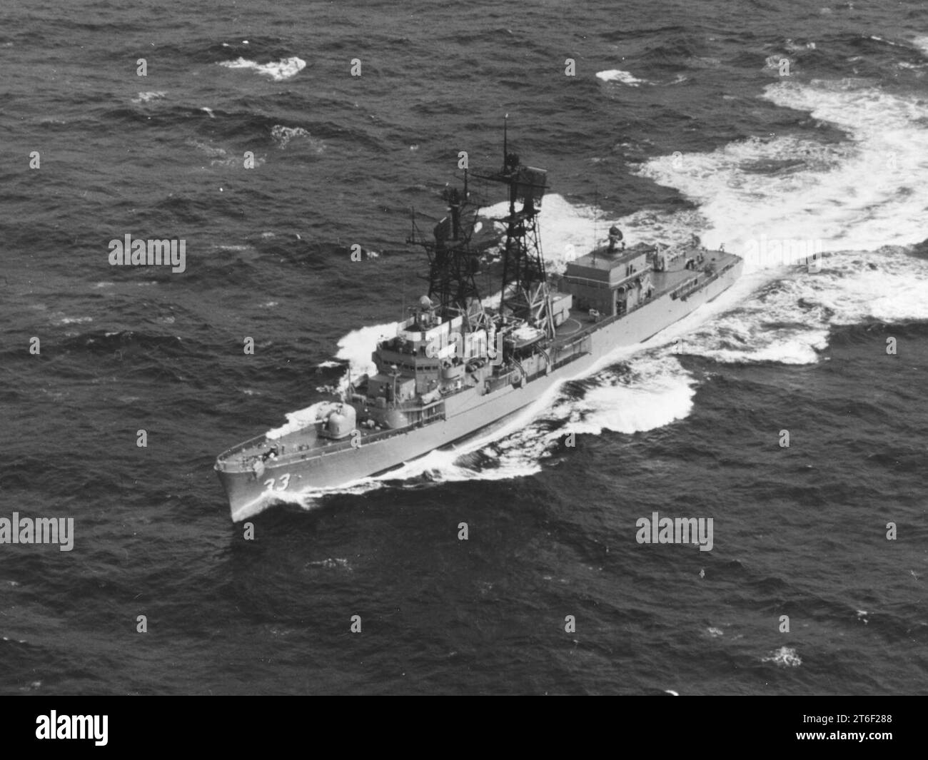 USS Parsons (DDG-33) underway in the Pacific Ocean, 2 May 1970 (K-82059 ...
