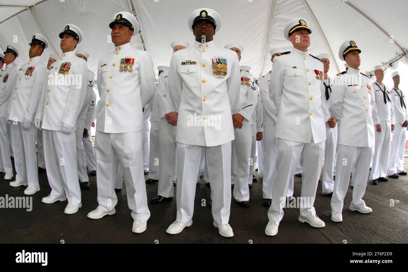 Arleigh burke class guided missile destroyer uss paul hamilton hi-res stock photography and ...