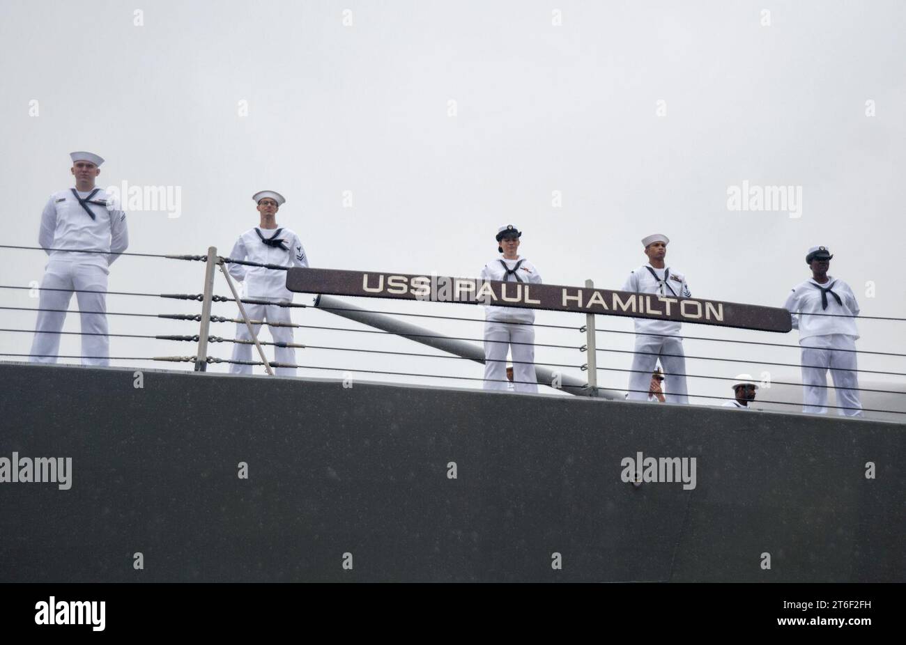 USS Paul Hamilton departs JBPHH 150214 Stock Photo - Alamy