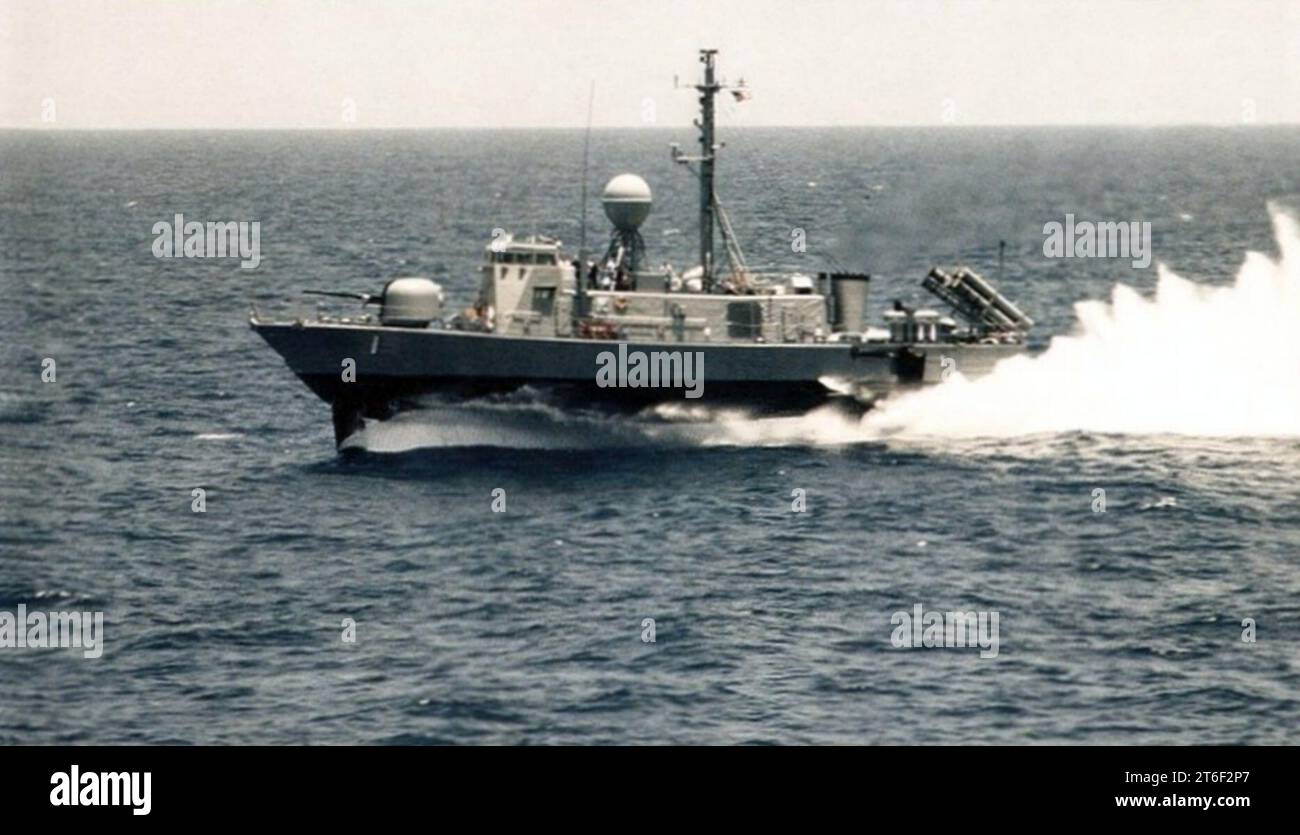 USS Pegasus (PHM-1) underway 1989 Stock Photo - Alamy