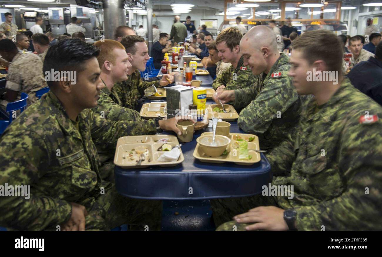 USS Peleliu operations 140709 Stock Photo - Alamy