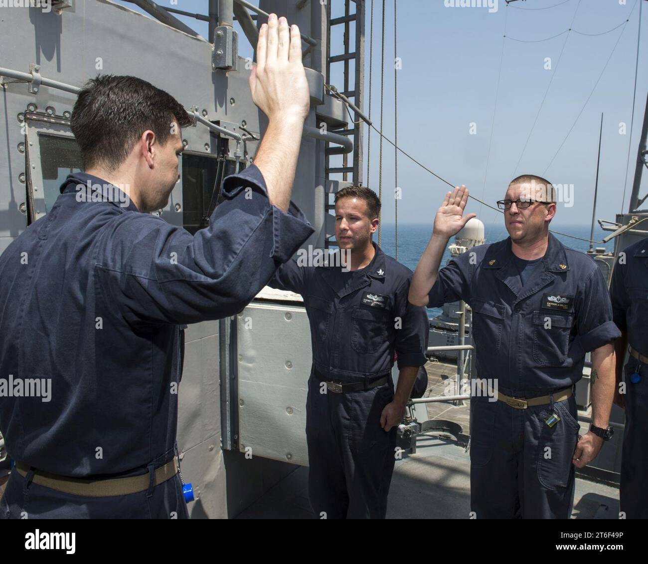 USS Philippine Sea (CG 58) 140704 Stock Photo - Alamy